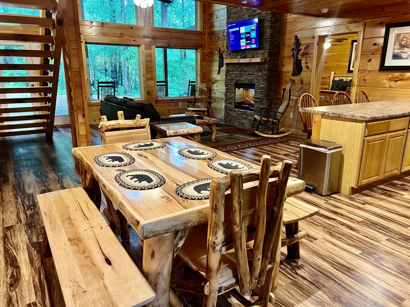 2 Bedroom Cabin Rental in Pigeon Forge: Moonshine Meadow