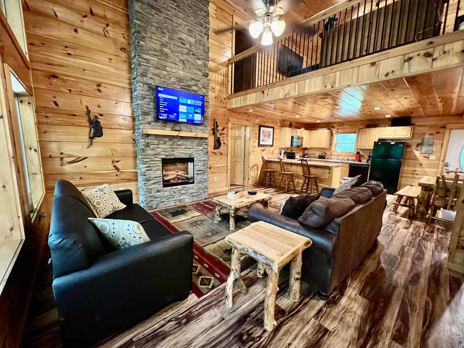 2 Bedroom Cabin Rental in Pigeon Forge: Moonshine Meadow