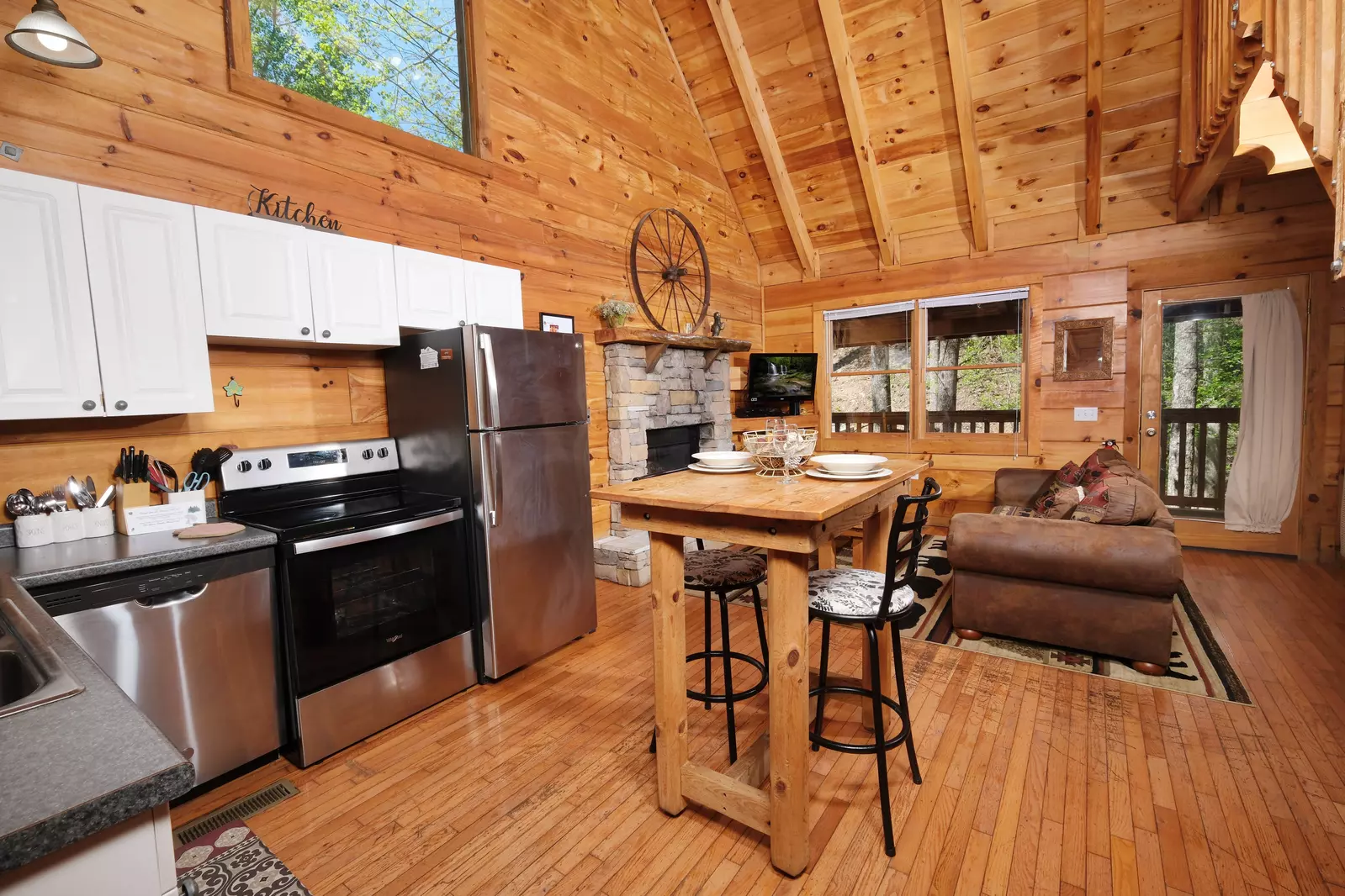 1 Bedroom Cabin Rental in Sevierville: Dreamcatcher