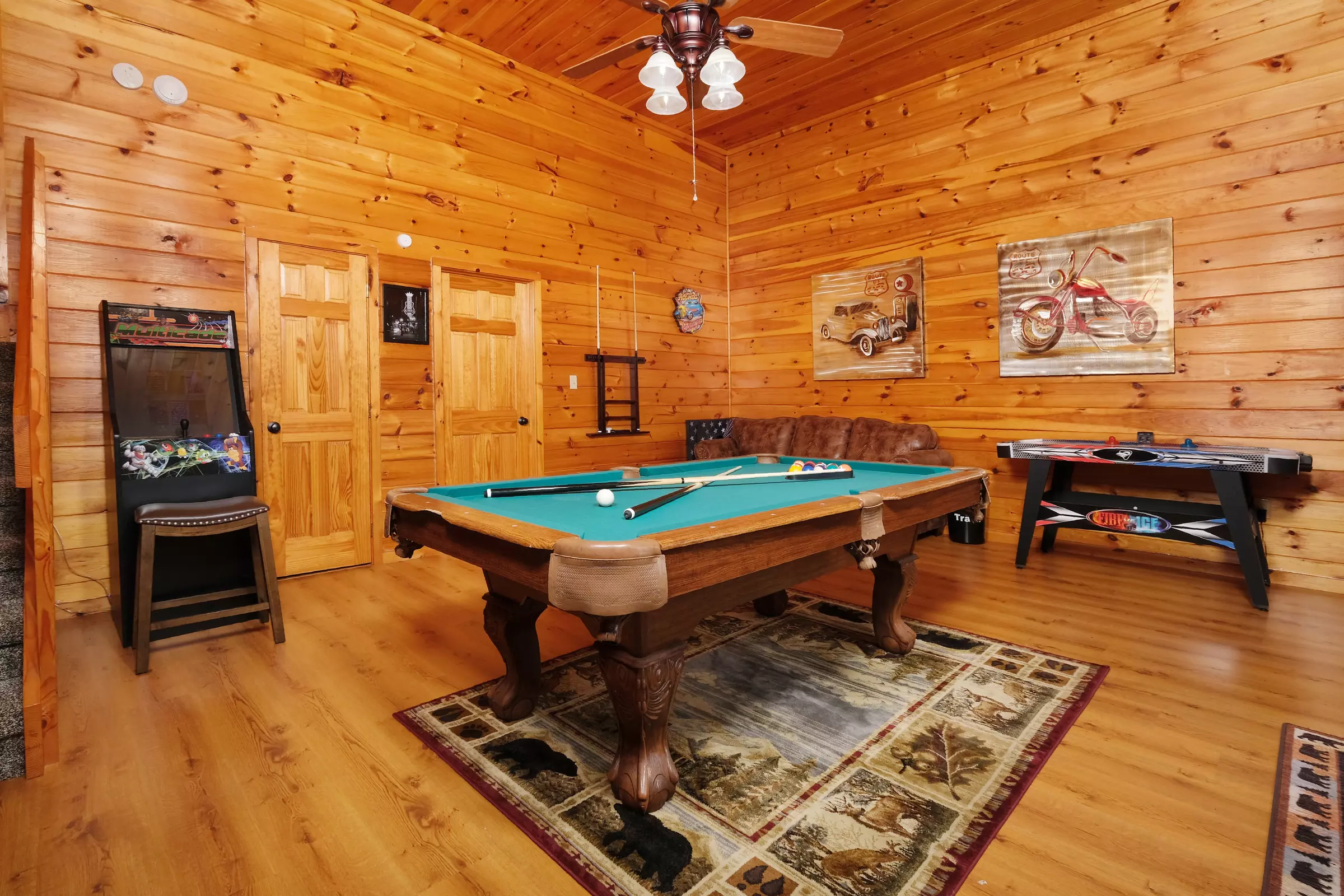 2 Bedroom Cabin Rental in Sevierville: Redneck Paradise