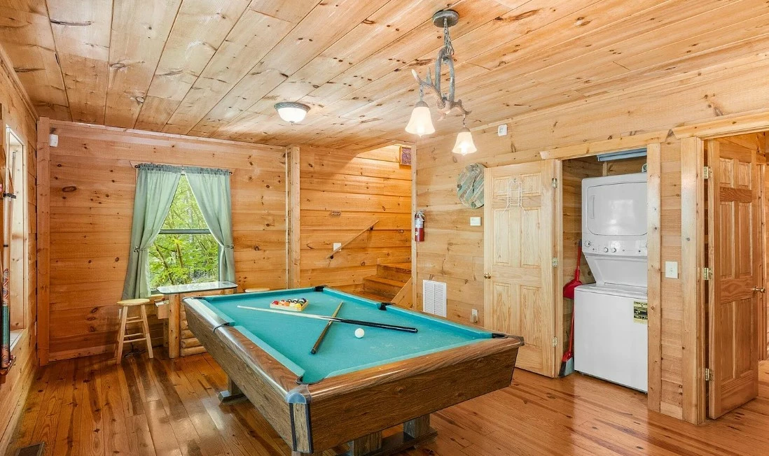 3 Bedroom Cabin Rental in Sevierville: Just Chillin