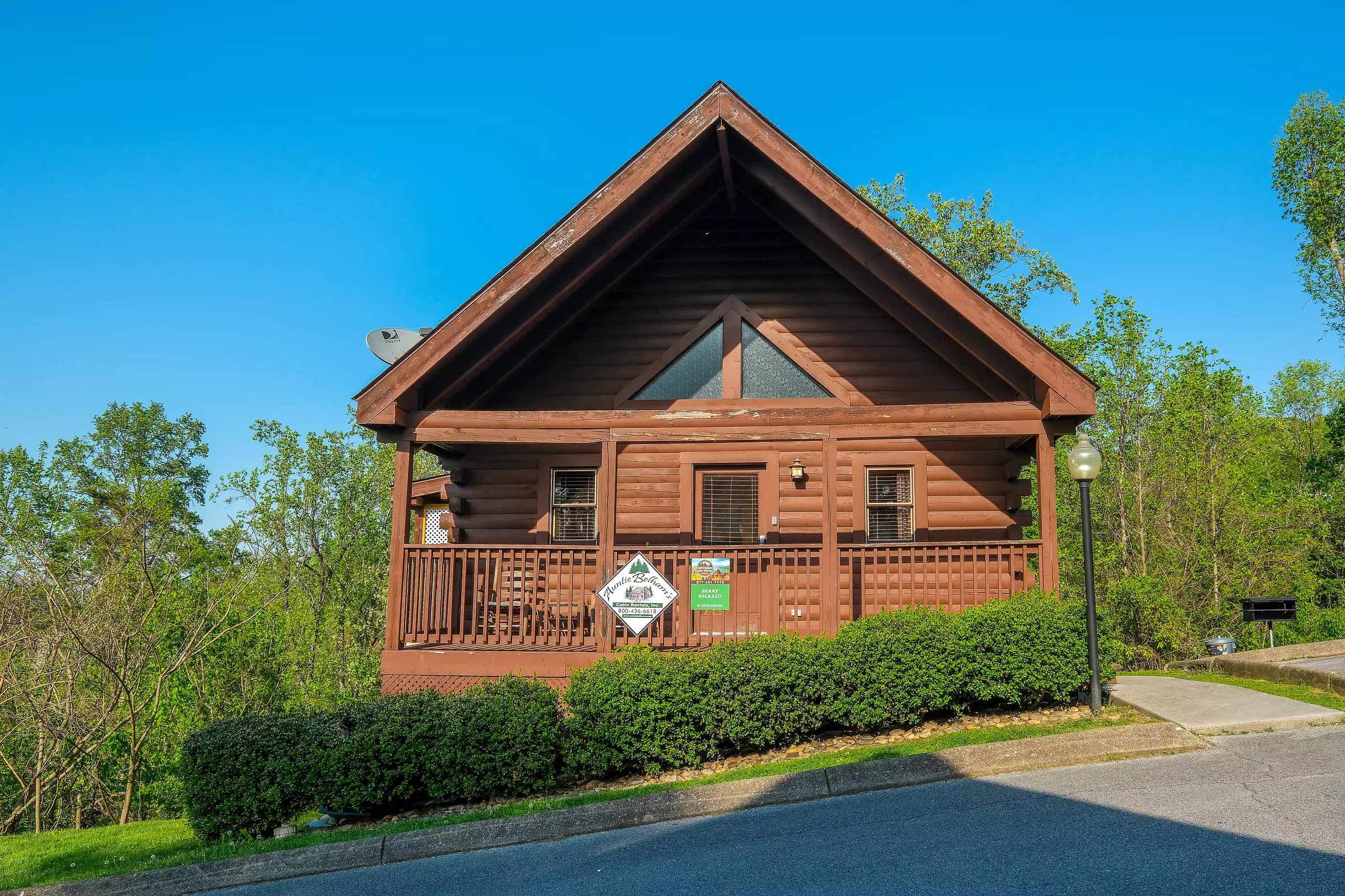 1 Bedroom Cabin Rental in Pigeon Forge: Beary Relaxed